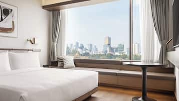 Quarto luxo, 1 cama King, vista para a cidade | Lençóis italianos Frette, roupas de cama premium, frigobar