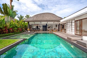 Villa de Luxo, 3 quartos, piscina privativa (Jungle View) | Roupa de alta qualidade, camas de colchão pillowtop, minibar