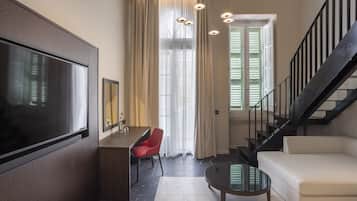Duplex Suite, 1 Bedroom | 1 quarto, camas de colchão viscoelástico, minibar