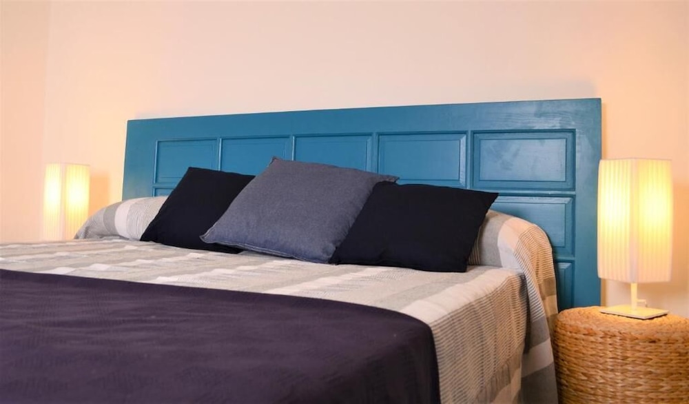 Elegant Apartments, Tastefully Cared For, With A Strategic Position In Sicily - Valverde