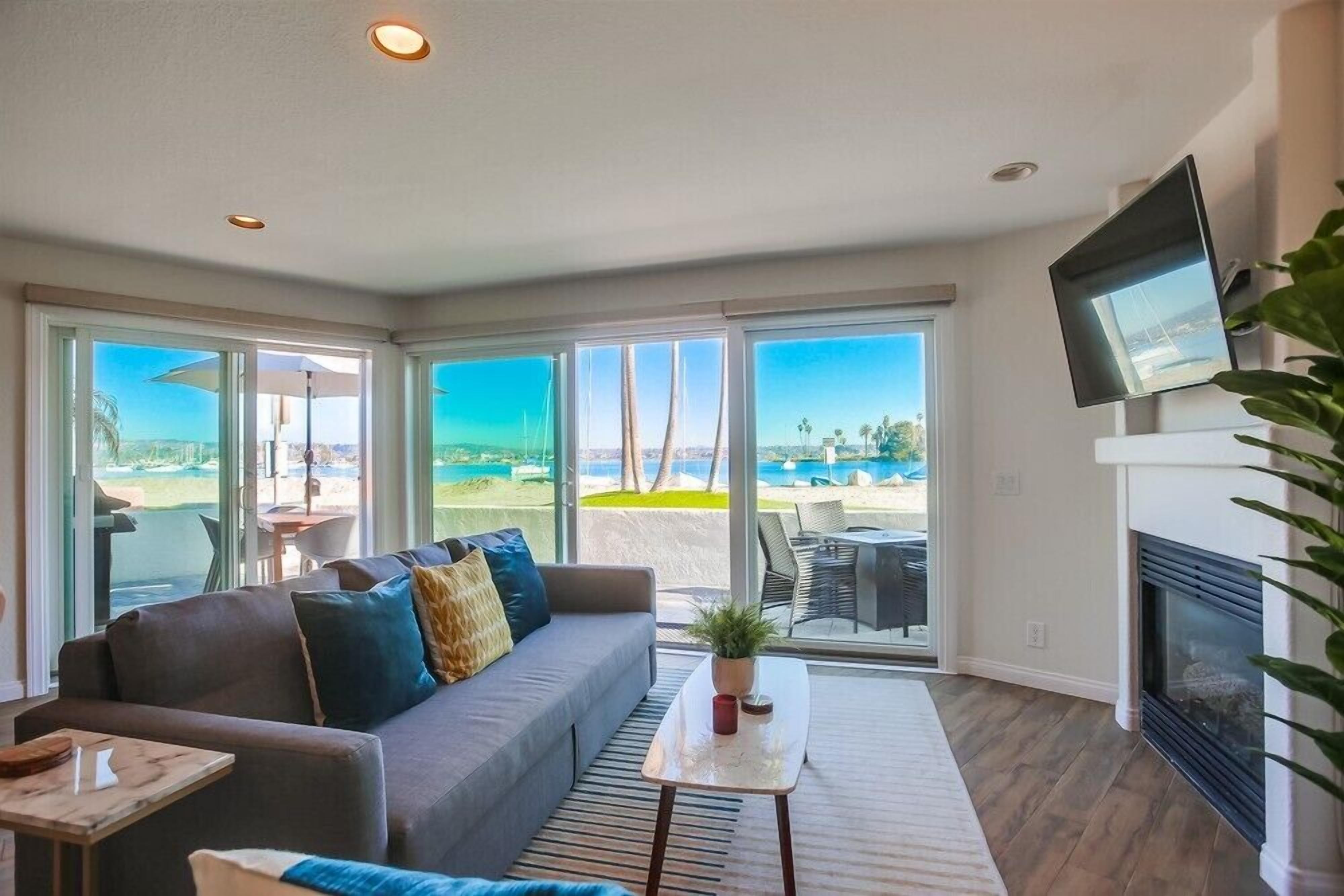 2 Level Waterfront Townhouse + 4 Outdoor Spaces - San Diego, CA