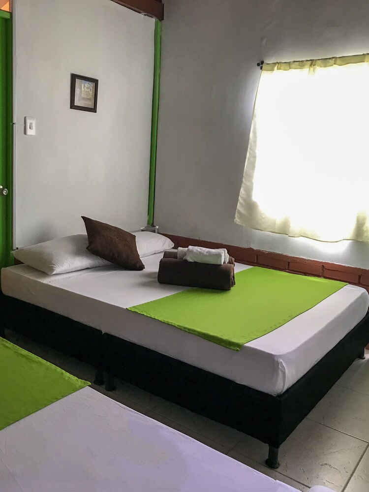Habitación Con 2 Camas Dobles - #Número 14 - Pereira