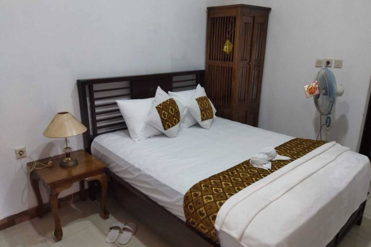 Quarto Superior, 1 quarto, varanda | Secretária, roupa de cama fornecida
