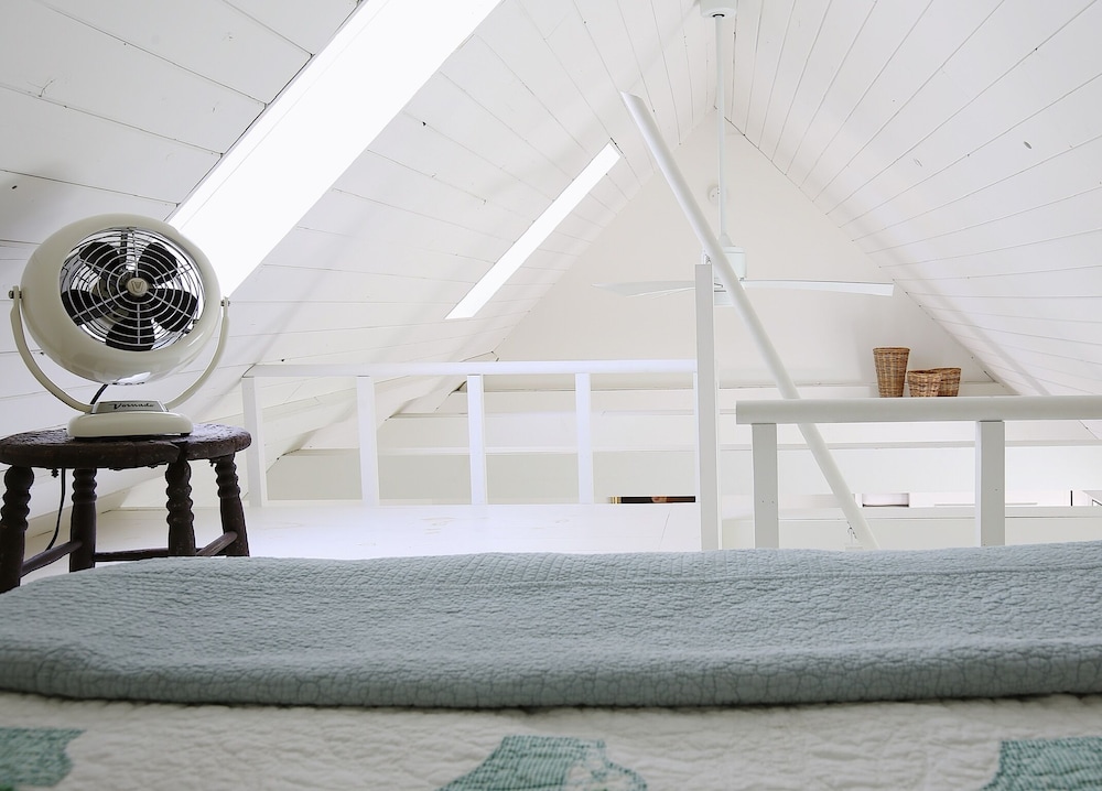 The Loft - Downtown Charlevoix - Simple Modern Beautiful - #2 - Charlevoix, MI