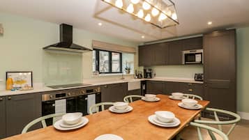 Casa de Campo | Cozinha privada | Um frigorífico, uma máquina de lavar louça, uma chaleira elétrica