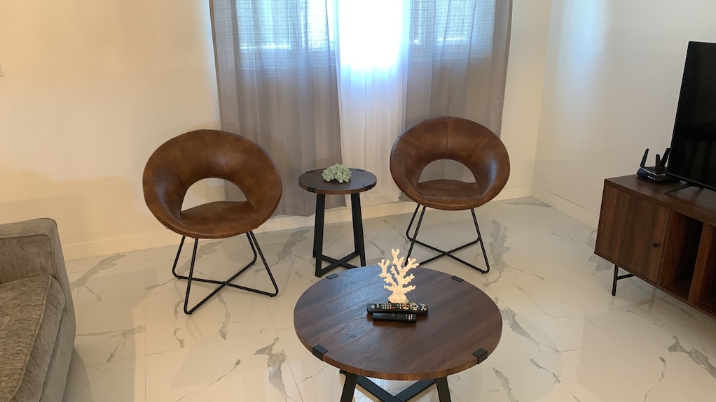 Modern Townhouse Near Beach And Grocery Store - Nassau