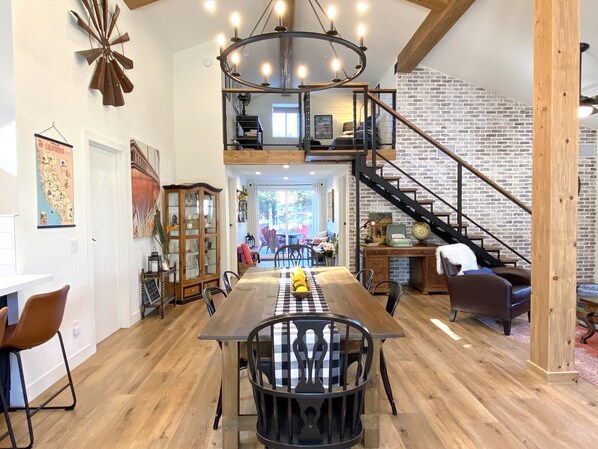 Luxury Horse Barndominium Country Getaway Reviews, Deals & Photos 2025 ...