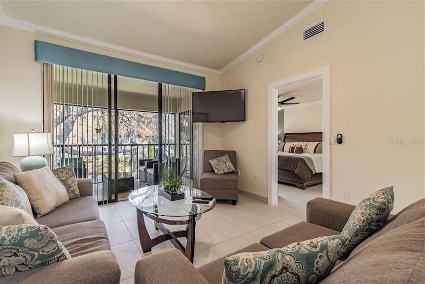 Luxury Lakefront Shorewalk Near The Ami Beaches And Img. - Bradenton, FL