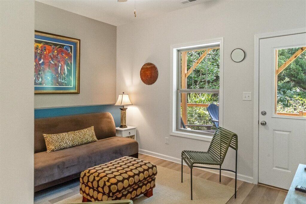 Main Street Jeep House - Weaverville, NC