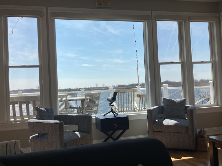 Spectacular Bay Front Home Phenomenal Views-hot Tub,water Trampoline,water Toys - Ocean Beach Park, NY