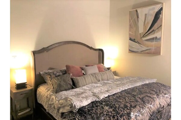Cozy Townhouse Less Than A Mile From Beaching, Skiing, Hiking Or Biking - Stateline, NV