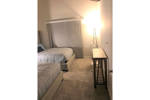 Cozy Townhouse Less Than A Mile From Beaching, Skiing, Hiking Or Biking - Stateline, NV