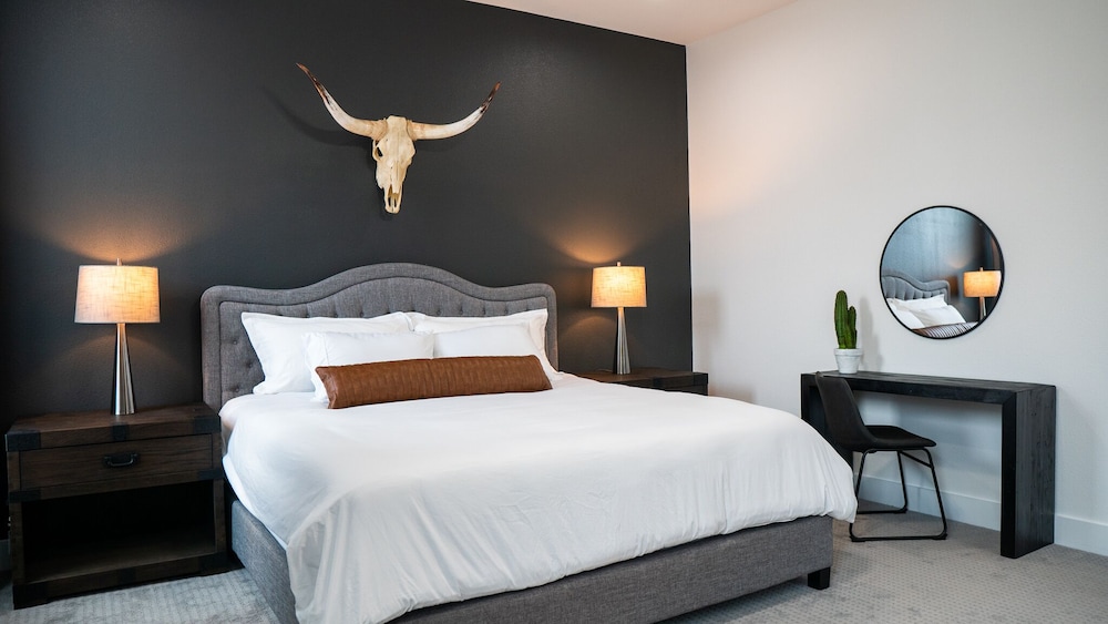 Design Magazine Ft Contemp 4br Western Dallas Home - Dallas