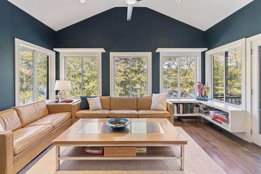 Sunny Days W/ Lakeview, Seasonal Pool, Hot Tub, Close To Dining, Shopping, Town - Lake Lillinonah, CT