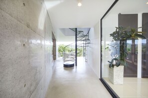 Entrada (vista interior)