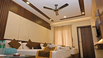 Quarto Executivo | Roupa hipoalergénica, cortinas/cortinados opacos, Wi-fi grátis