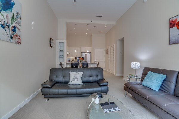 2 Bedroom Apartment Located In Washington Dcâs Penn Quarter. 2 Apts By Redawning - Gallaudet University, Washington