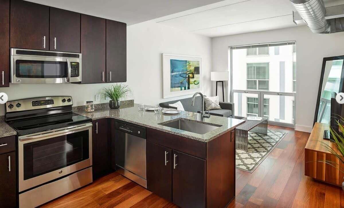 Apartamento, 2 quartos | Cozinha privada | Um forno, uma cafeteira/bule, uma torradeira 