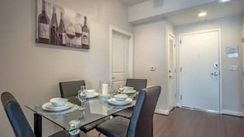 Apartamento, 2 quartos | Restaurantes