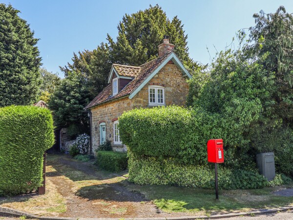 Old Blacksmiths Cottage - Lincolnshire