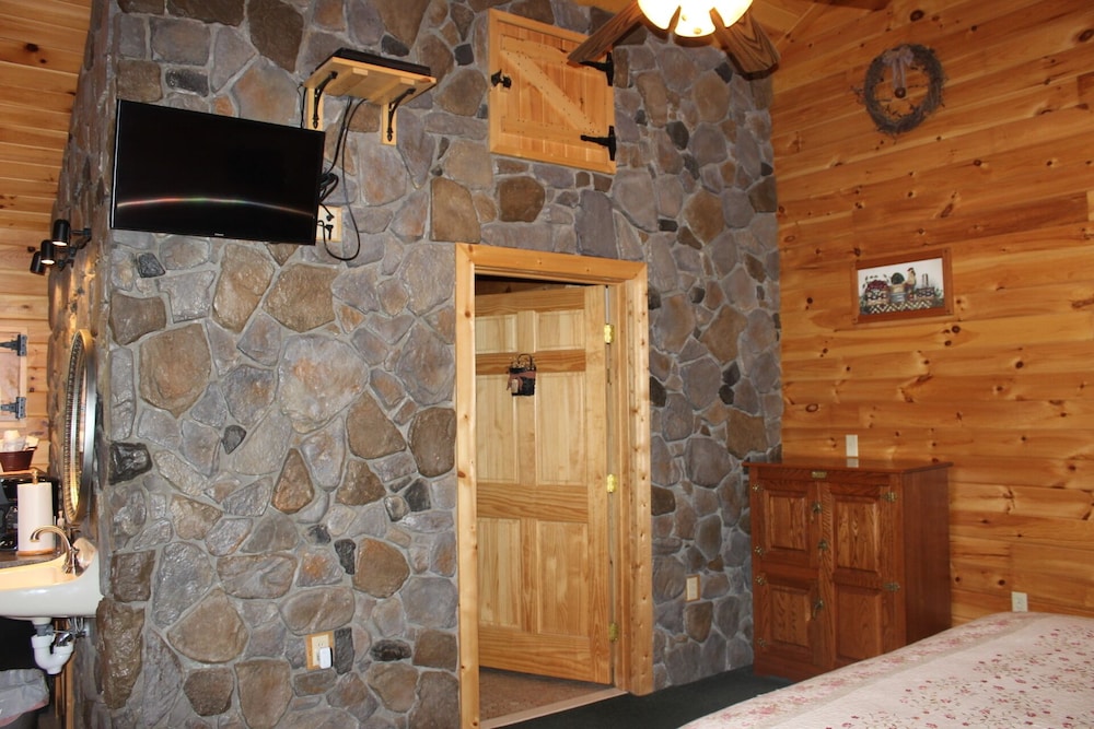 Private Cabin With Two Full Beds. Ada Accessible. - Maryland