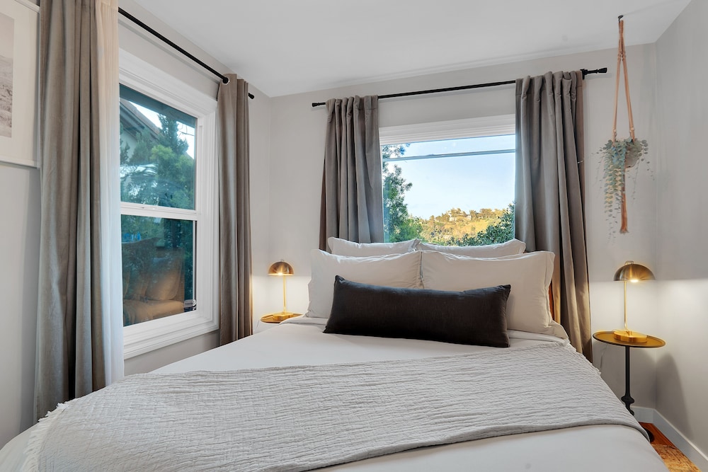 Mid-century Modern Craftsman Hillside Home - Chinatown - Los Angeles