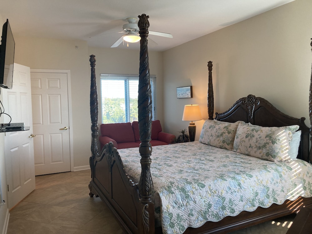 Spacious Beachview End Unit In Legacy Tower 1-501 - 3 Bedroom 3 Bath Condo - Gulfport, MS