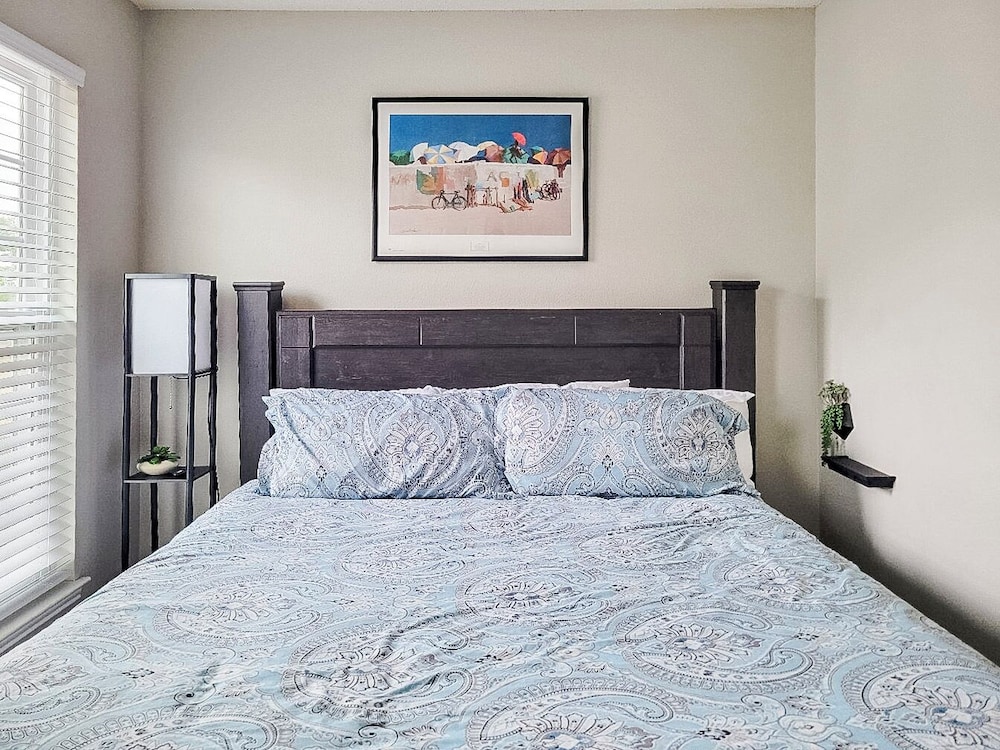 Legacy Villa 1306 - 2 Bedroom 2 Bath With Garage In Beachside Neighborhood - Gulfport, MS