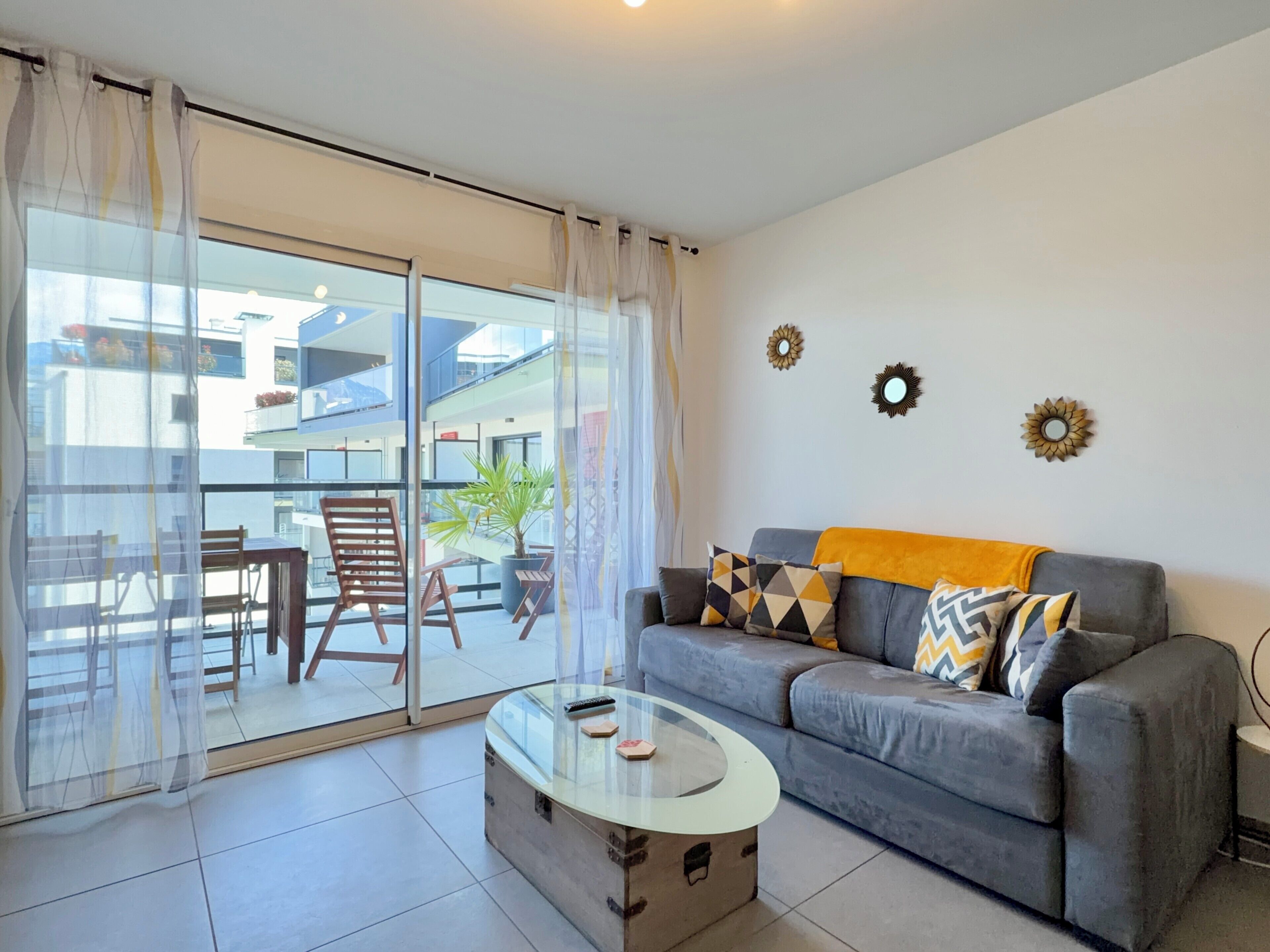 Charmant 2 Pièces à 300m à Pied Du Lac Du Bourget! - ibis Chambery