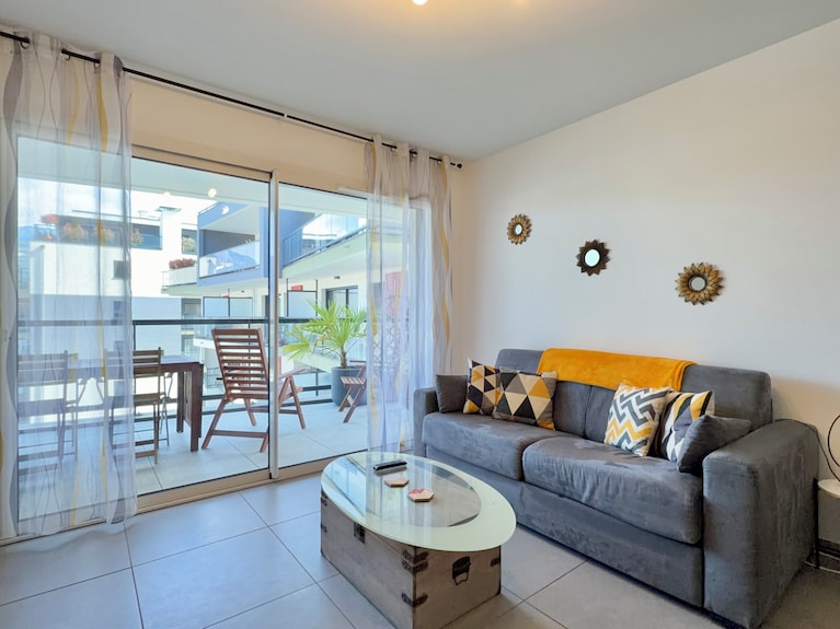 Charmant 2 Pièces à 300m à Pied Du Lac Du Bourget! - ibis Chambery