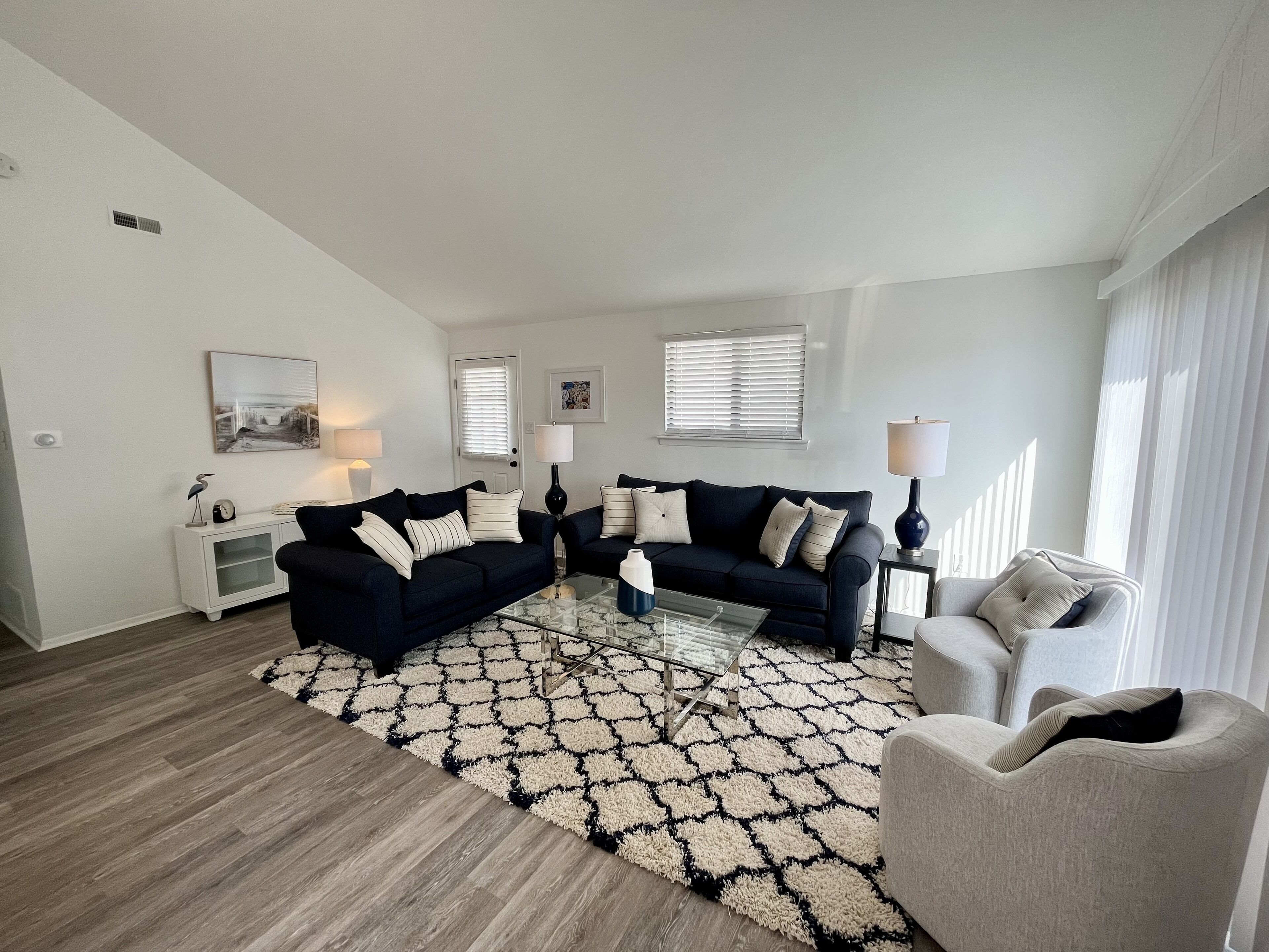 Renovated Home With Heated Pool 3 Bed/2 Bath - Sleeps 6 - Sea Isle City, NJ