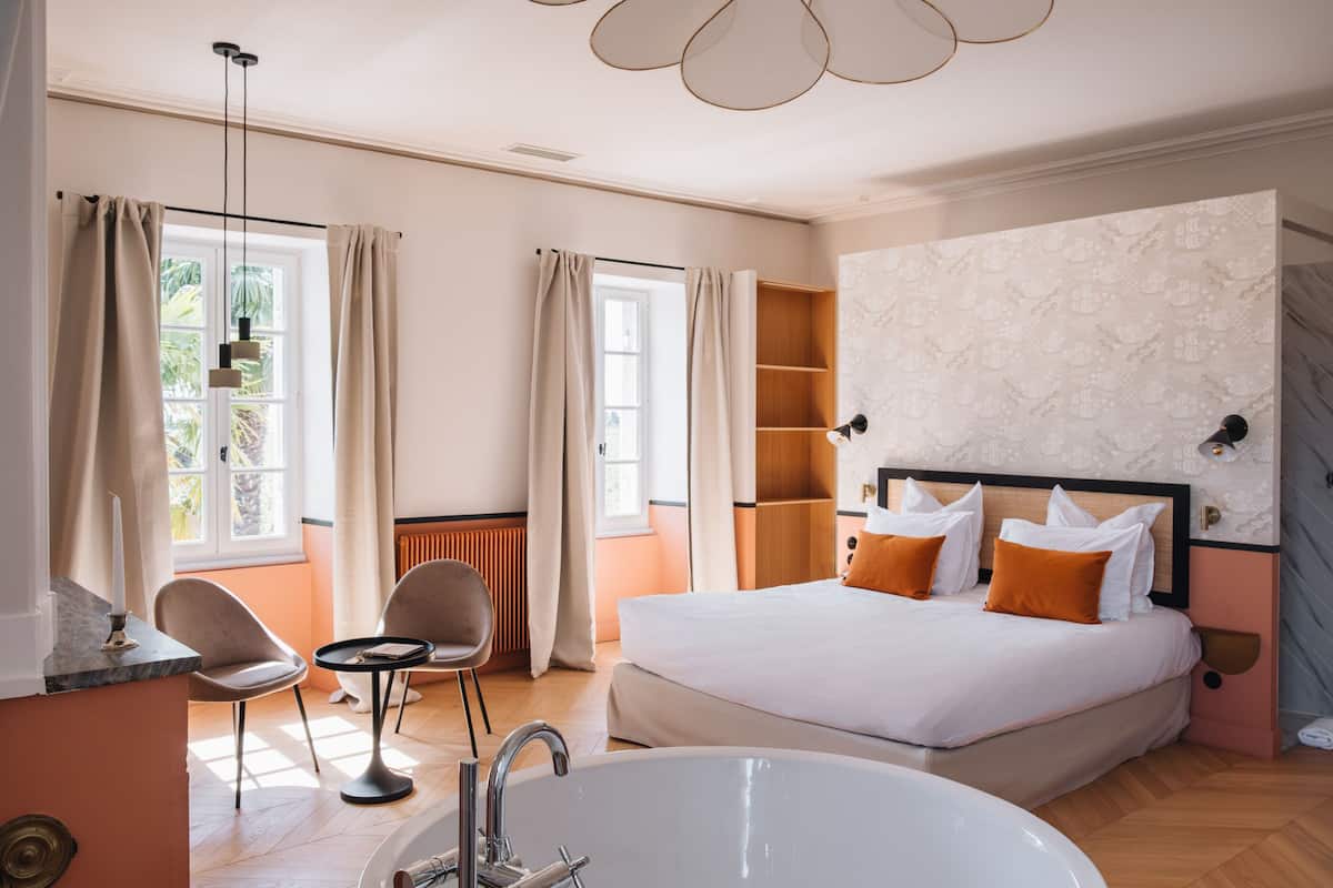 Suite Superior, casa de banho anexa, vista para as vinhas (Suite Mme Tronquoy)