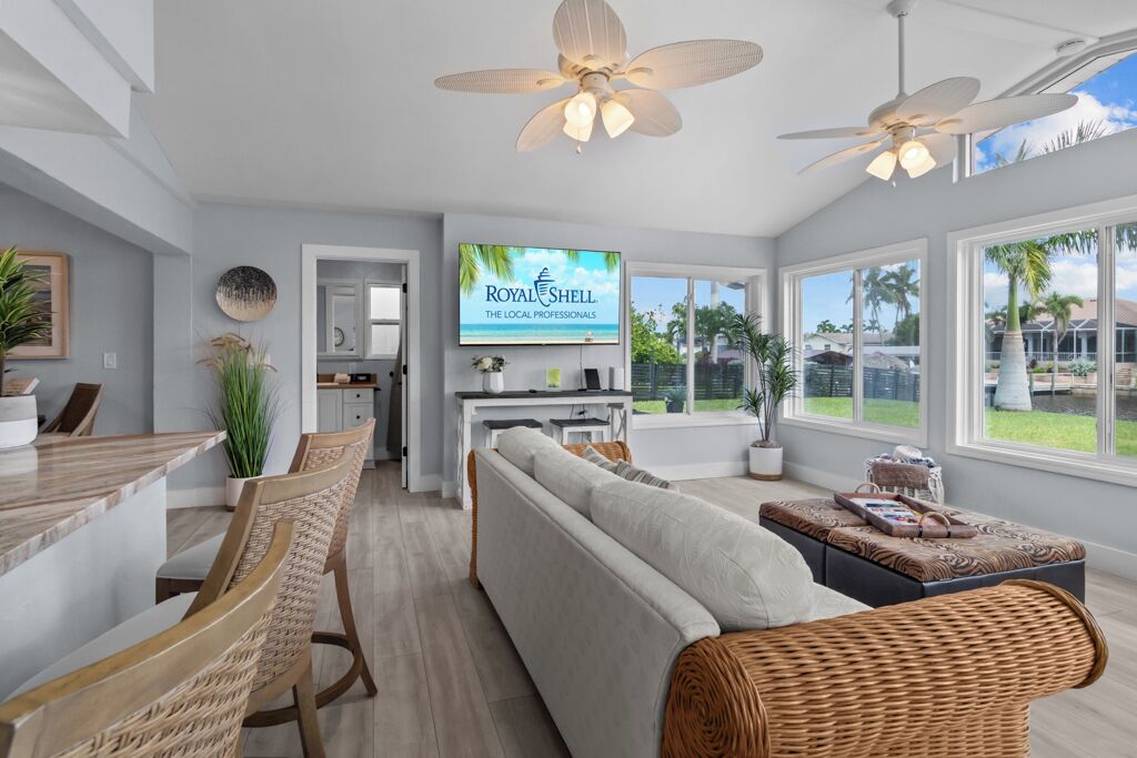 Maison De La Mer - Cape Coral Vacation Rental, Water Front With Direct Access - Cape Coral, FL