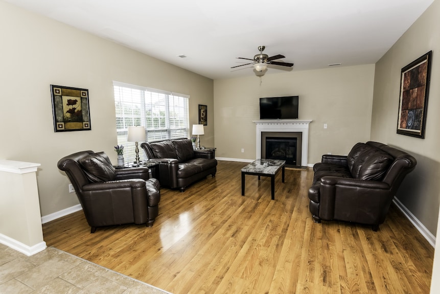 Large And Spacious Home With Large Backyard!*new* Near Nascar, Topgolf, Shopping - University City Boulevard – Charlotte