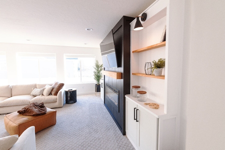 Sleeps Up To 20! 5000sqft 6bd/3.5ba. Basement Apartment. 2 Kitchens.luxury Home - 프로보