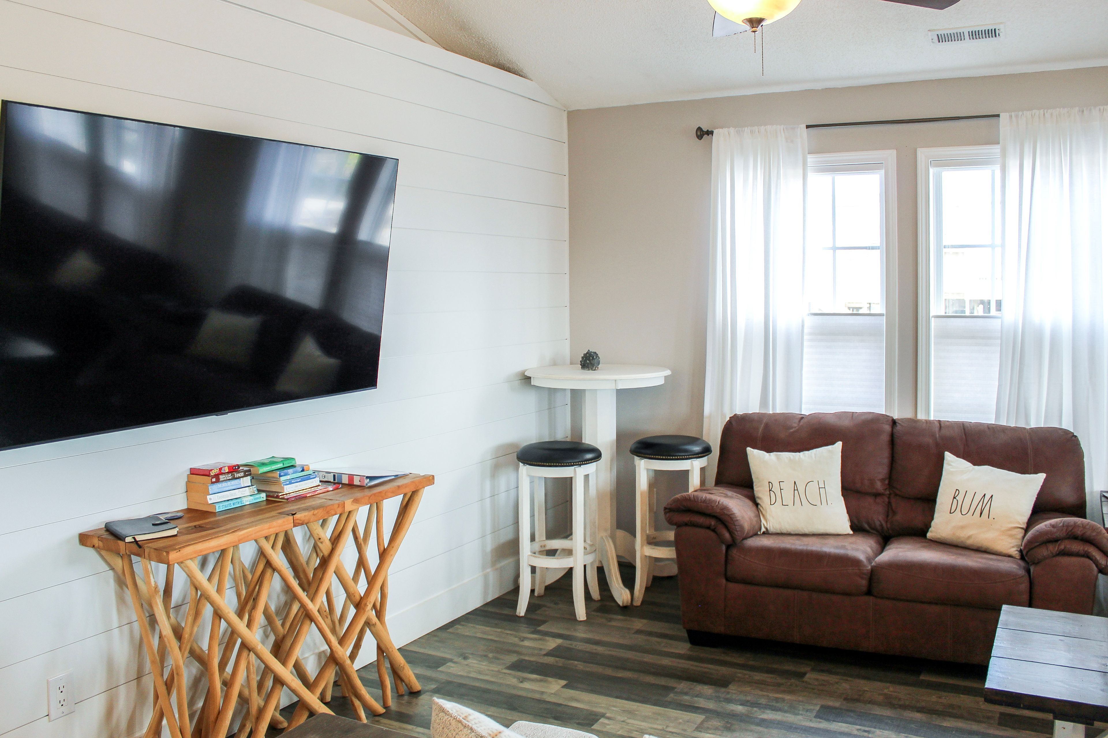 Home Away From Home! Across From Playground, Beach, & Live Music - Surf City, NC