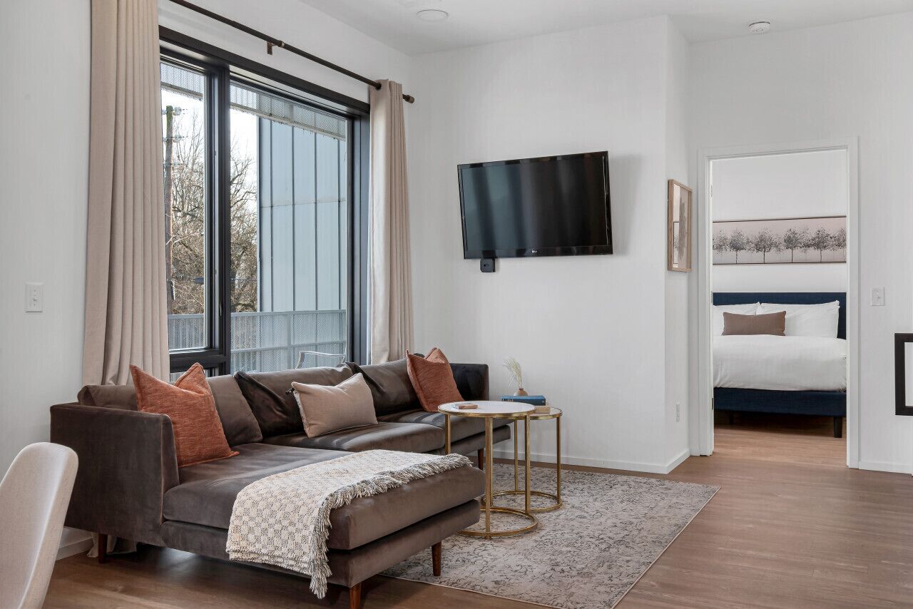 Gulch Condo With Pool, Gym, Private Patio & Garage - Nashville, TN