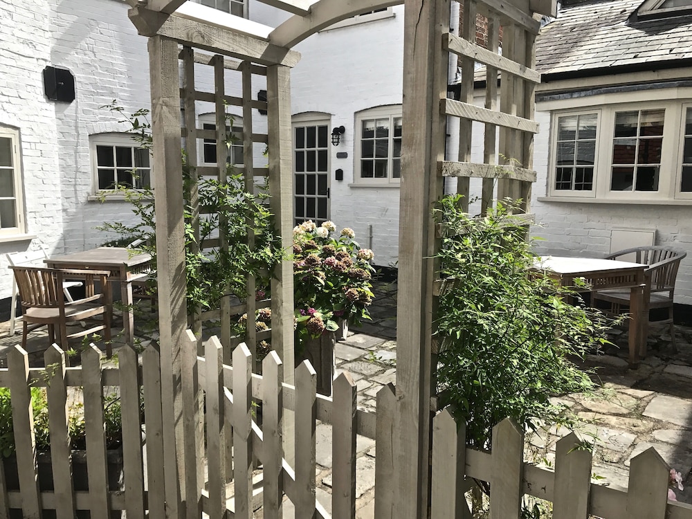 Courtyard Cottages Lymington - Lymington