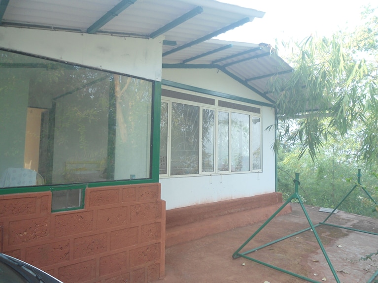 Lalaland- 3bedroom Lake Cottage - Maharashtra