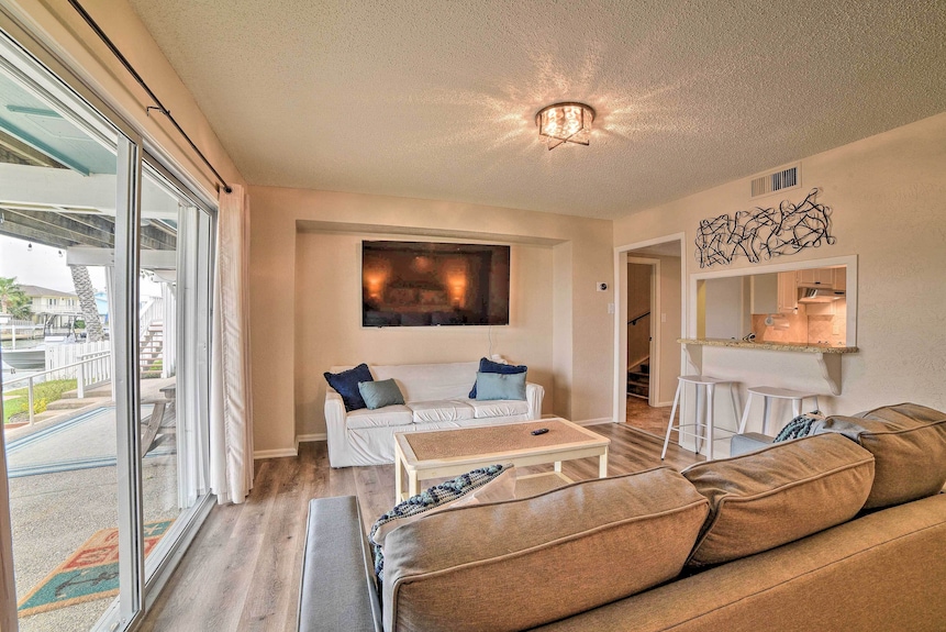 Private Dock: Charming & Spacious Rockport Abode! - Rockport