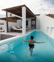 Sunrise suite with private pool | Roupa de alta qualidade, edredões de penas, camas de colchão pillowtop