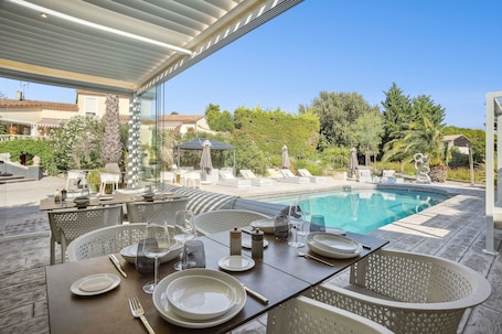 Restaurantes. Casa Dina