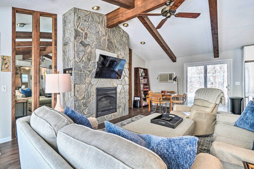 Cozy Lake Santeetlah Cottage With Dock & 3 Kayaks! - Calderwood Lake, TN