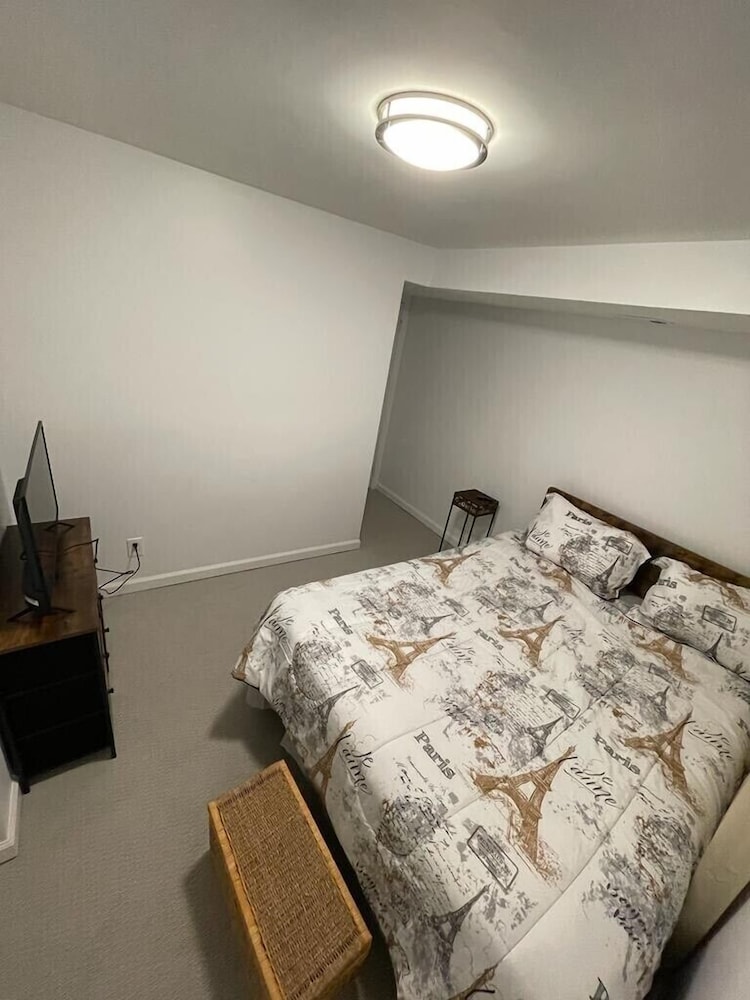 Short & Long Term Avail. 3 Bedrooms 2 Baths - Pigtown - Walk To Stadiums & More - Maryland