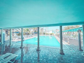 Piscina externa sazonal