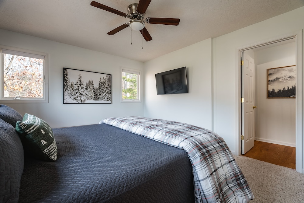 New 6 Bedroom Massanutten Home With 3 King Beds Steps From All The Attractions - Massanutten, VA