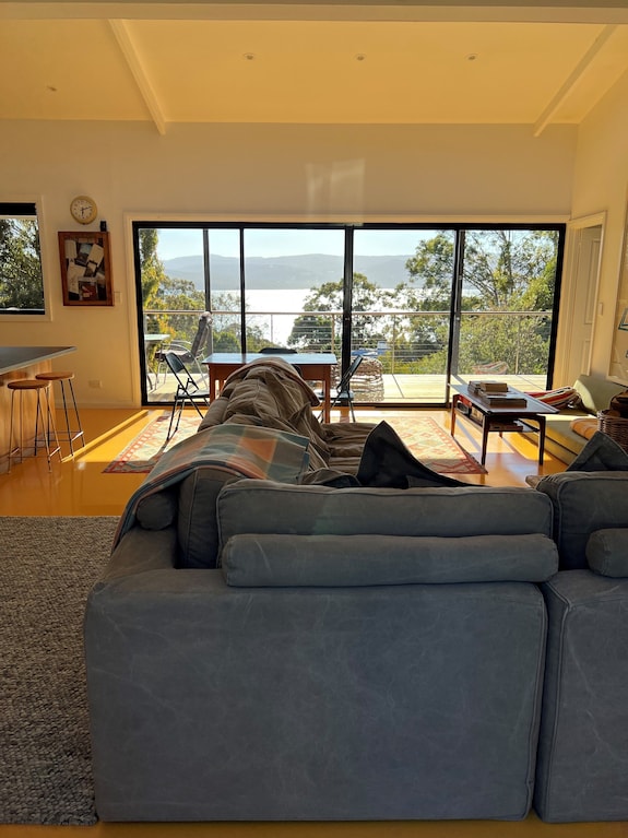 Charming Dennes Point House Close To The Beach - Bruny Island