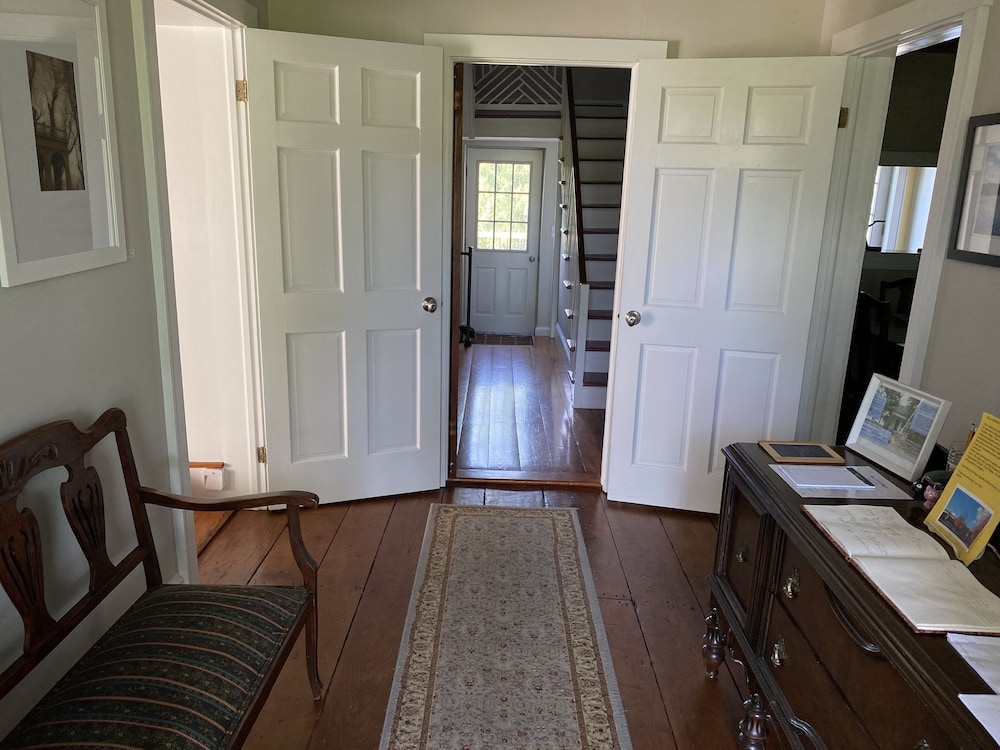 Restored Farm House In Quaint Hudson Valley Town Of Red Hook, Dutchess County - Rhinebeck, NY