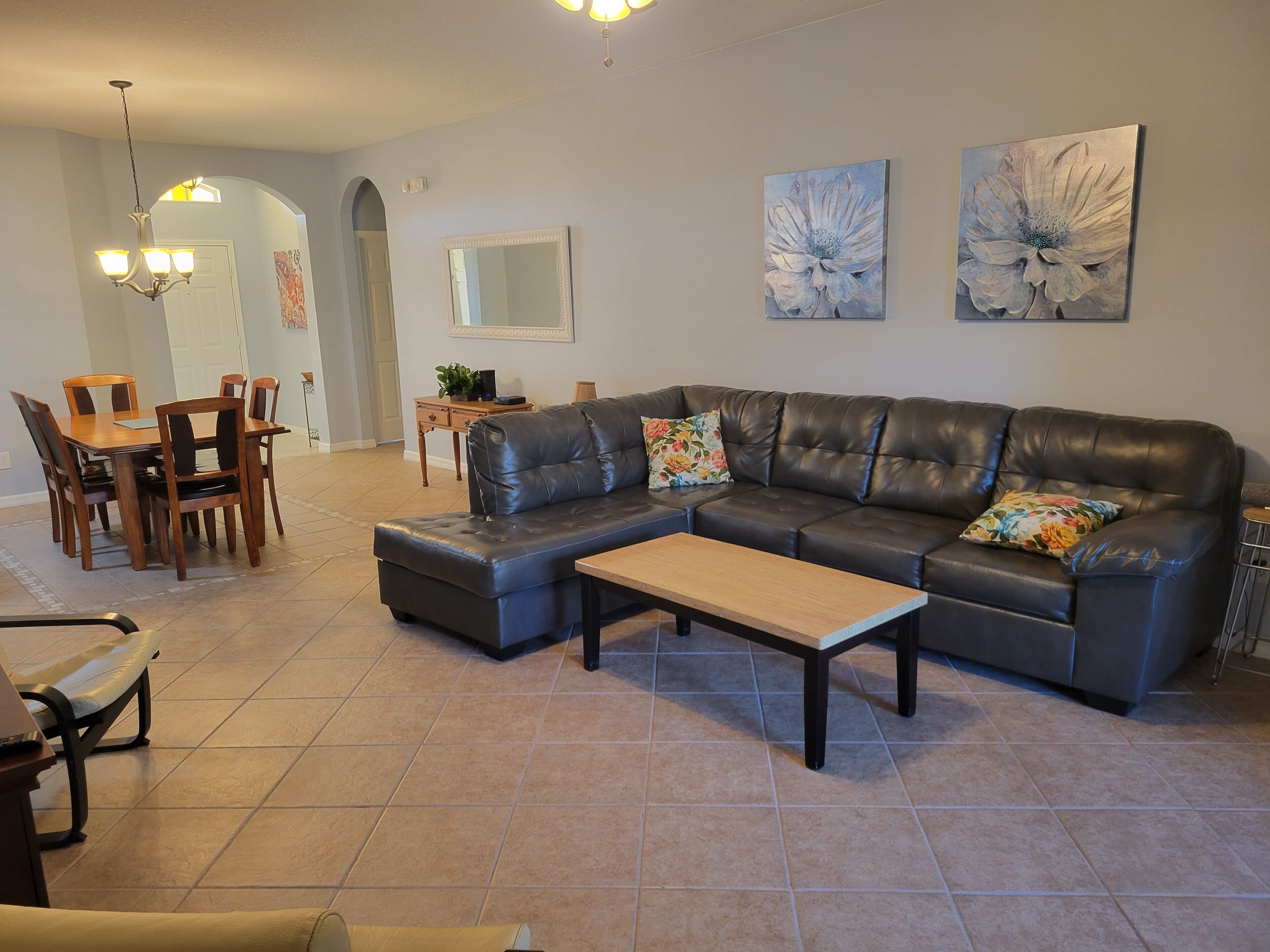 Magical Family Friendly Pool And Lake House - St. Cloud, FL