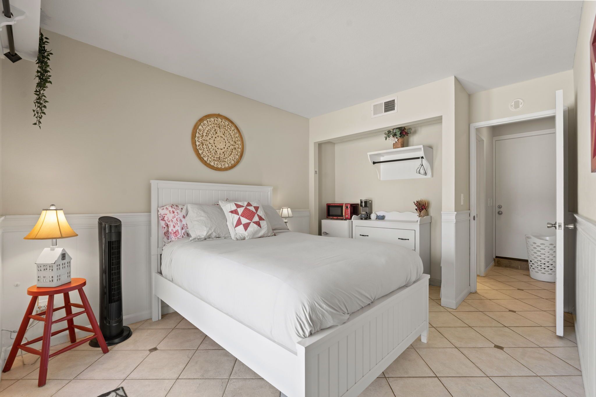 Private Suite With Separate Entrance And Private Bath - Claremont, CA